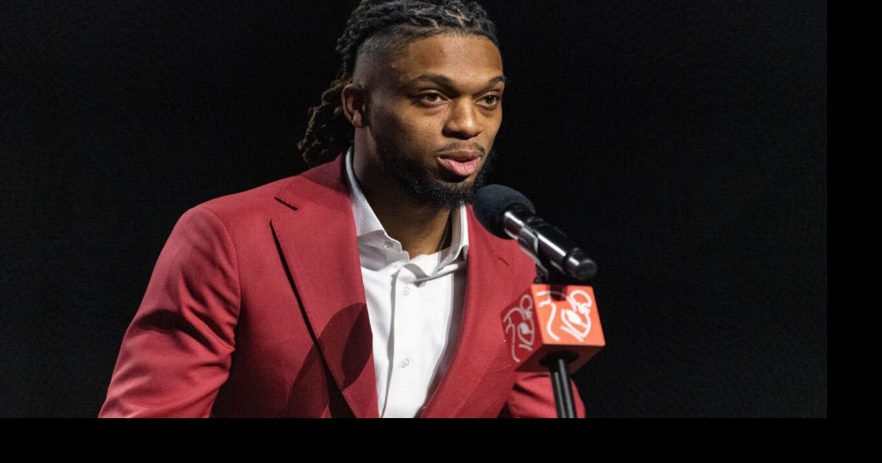 Super Bowl: Bills safety Damar Hamlin accepts NFLPA award | Trending ...