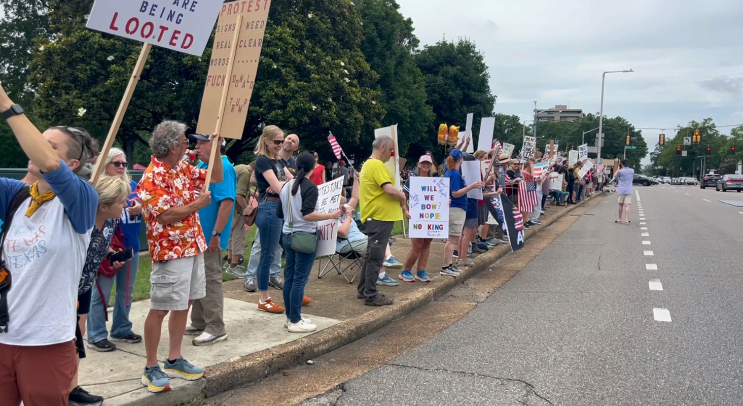 Large crowds gather in Memphis for 'No Kings' demonstrations | News ...