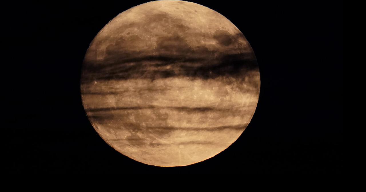 Sturgeon moon 2020: 10 stunning photos of August’s full moon | Trending ...