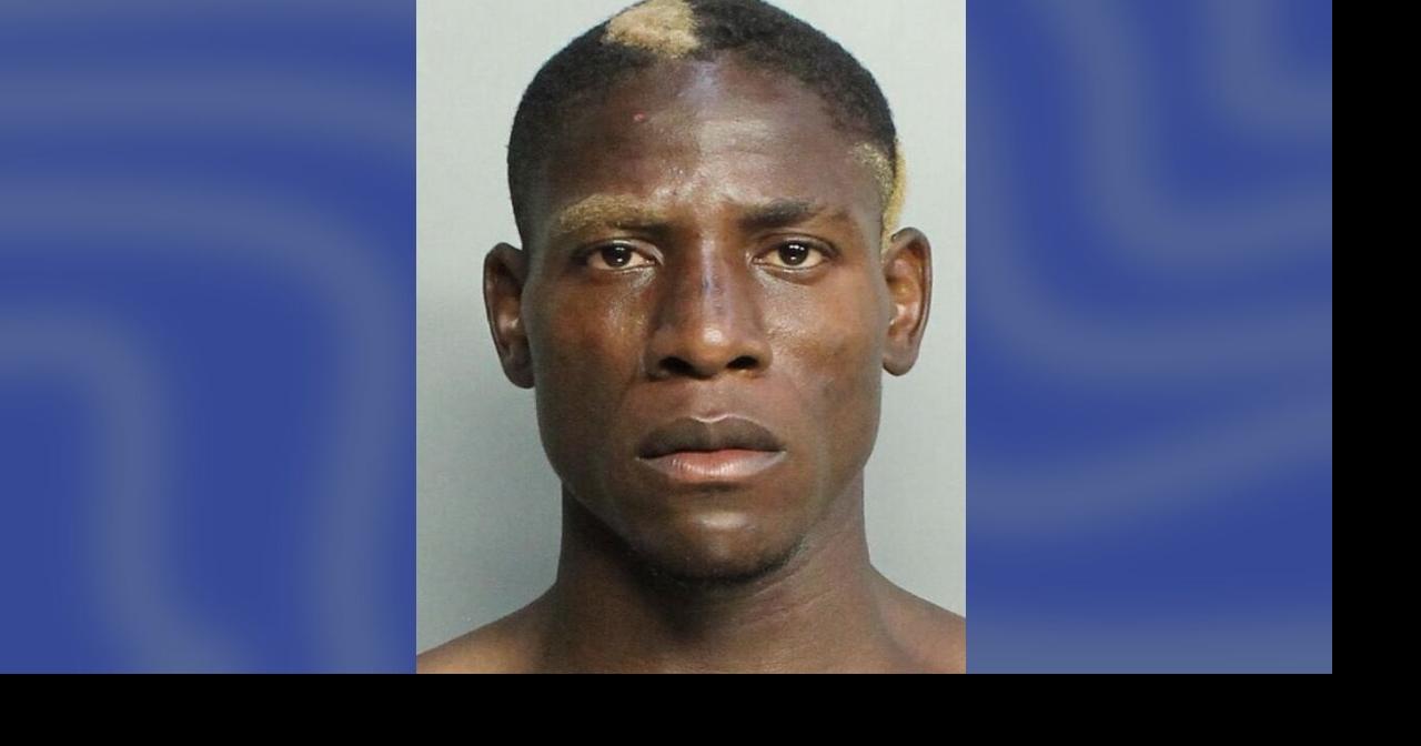 Traffic stop: Florida man arrested after climbing onto signal pole in ...