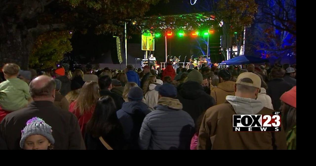 Utica Square hosts 58th annual Lights On event on Thanksgiving night ...