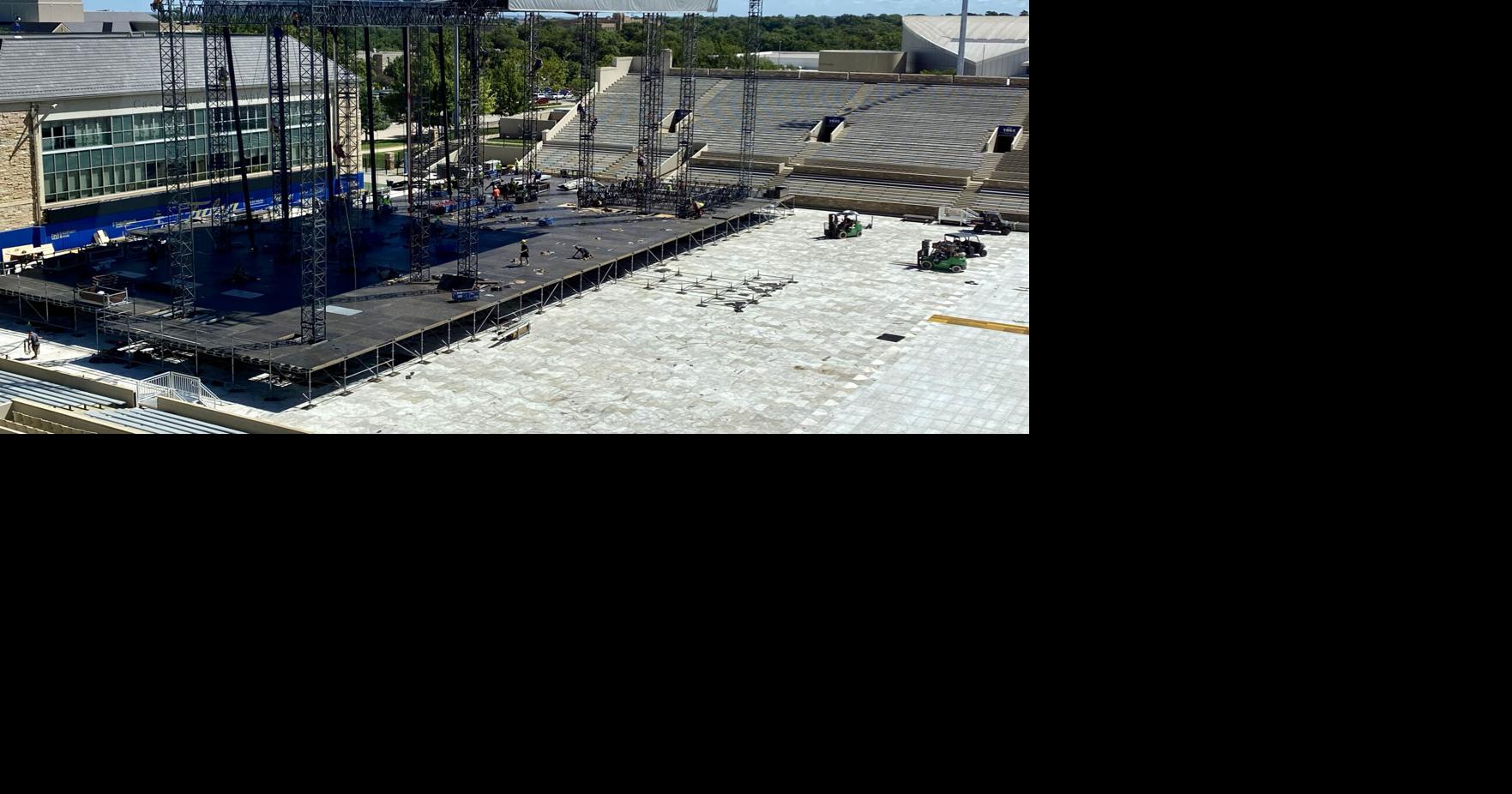 Mötley Crüe, Def Leppard, Alice Cooper taking the stage at The ...