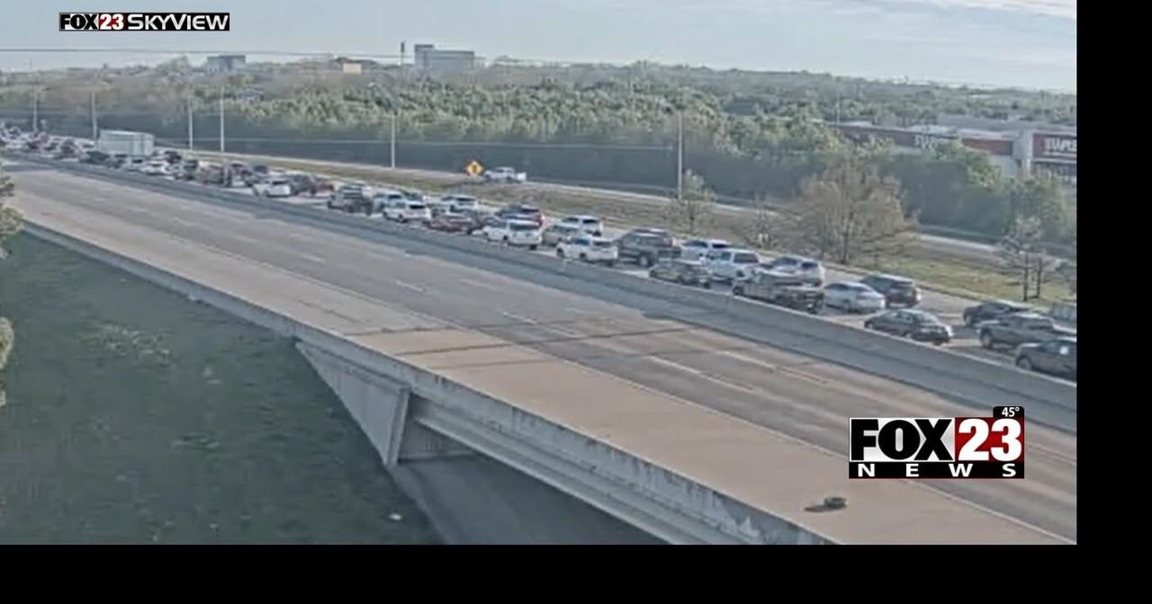 3 people taken to hospital after 5 car crash on Highway 169 in south ...