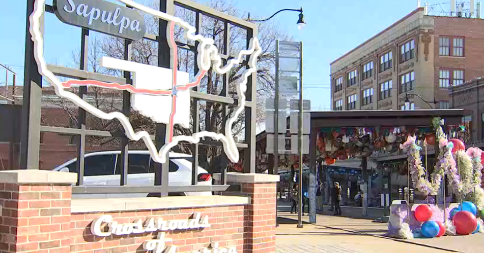 Last chance for Oklahomans to visit Sapulpa’s iconic Route 66 Christmas ...