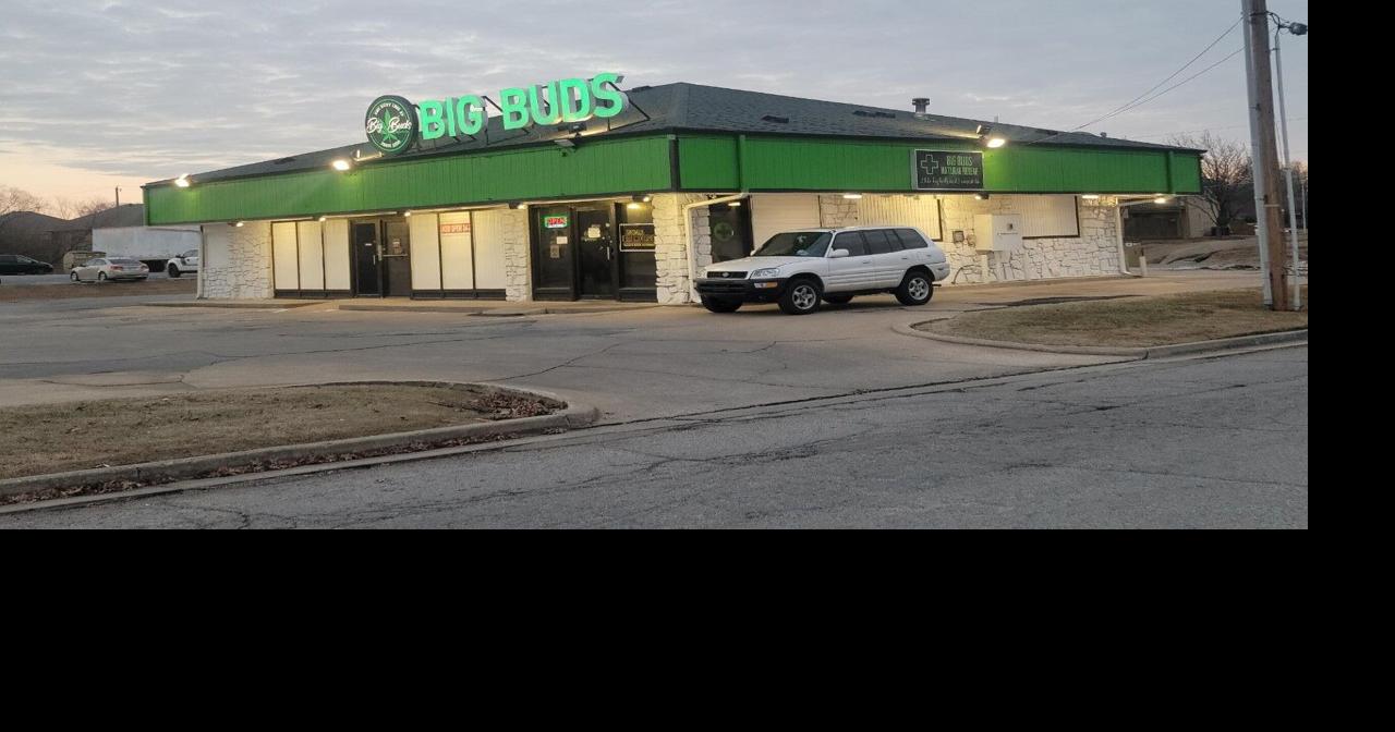 Owasso dispensary robbed at gunpoint, police search for three men ...