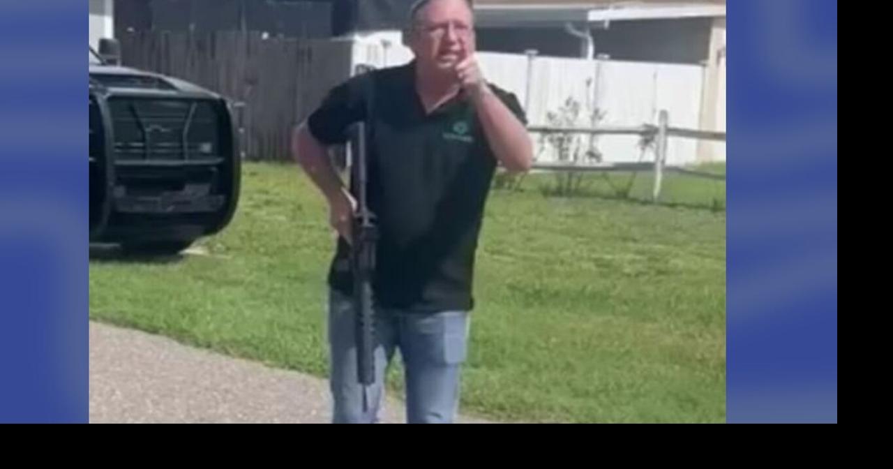 Florida man shows assault rifle during parking dispute, police say ...