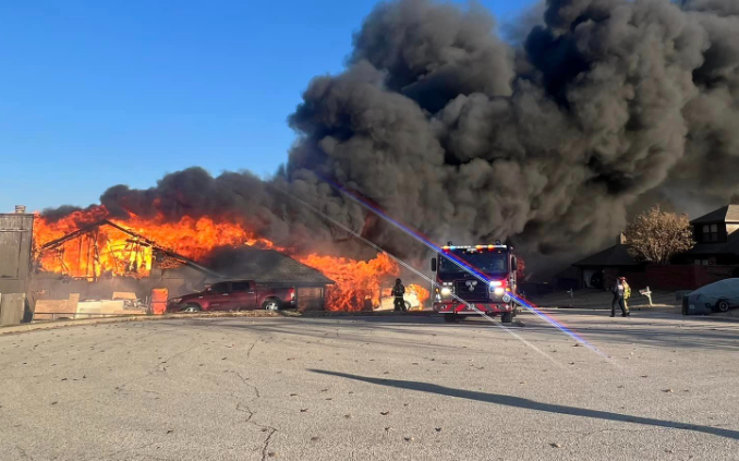 Photos: Multiple homes burn near 81st and Delaware in Tulsa | | fox23.com