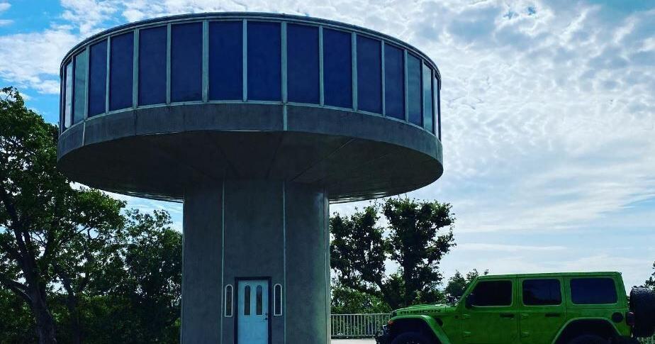 This “Jetson” house located on the edge of downtown Tulsa just hit the ...