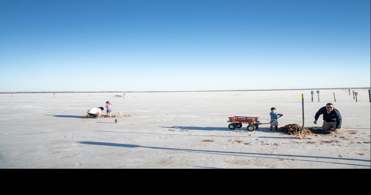 Crystal-digging season to start at Oklahoma Salt Plains | News | fox23.com