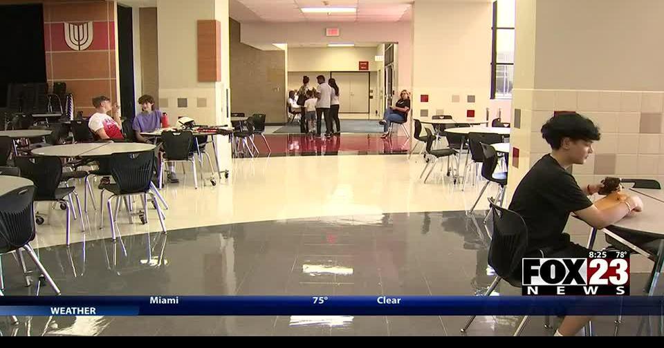 Union 8th Grade Center introduces new cell phone policy | News | fox23.com