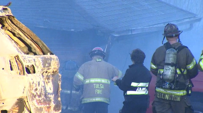 Photos: Multiple homes burn near 81st and Delaware in Tulsa | | fox23.com