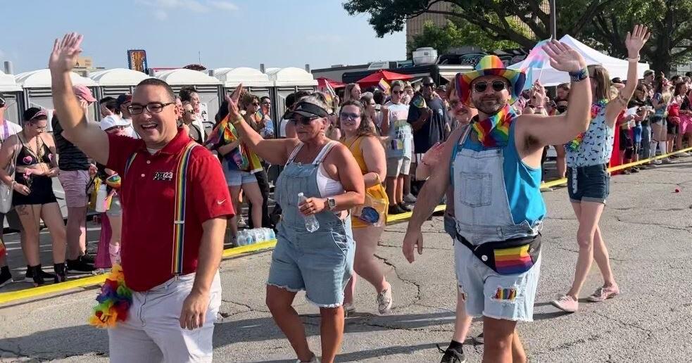 Pride Festival parade begins its celebration in downtown Tulsa | Local ...