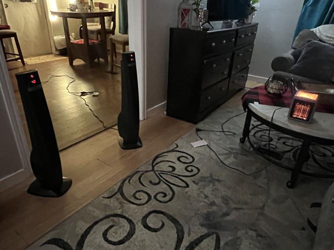 Mobile home park residents without gas try to stay warm | News | fox23.com