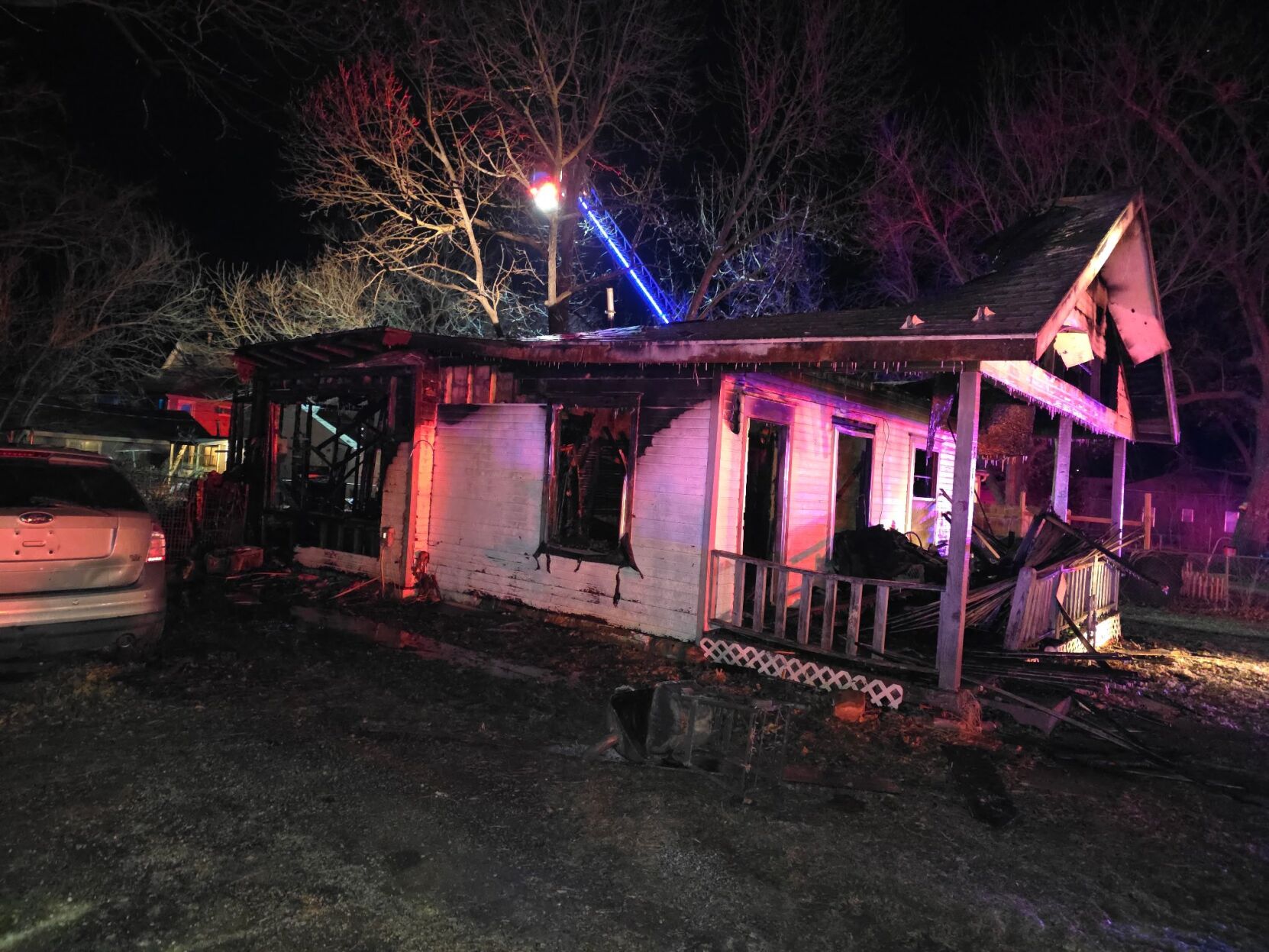 Early morning house fire in Independence spreads to neighboring home ...