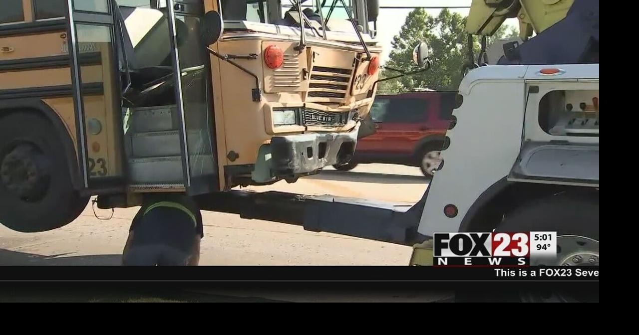 5 hurt in Bixby crash with school bus | News | fox23.com