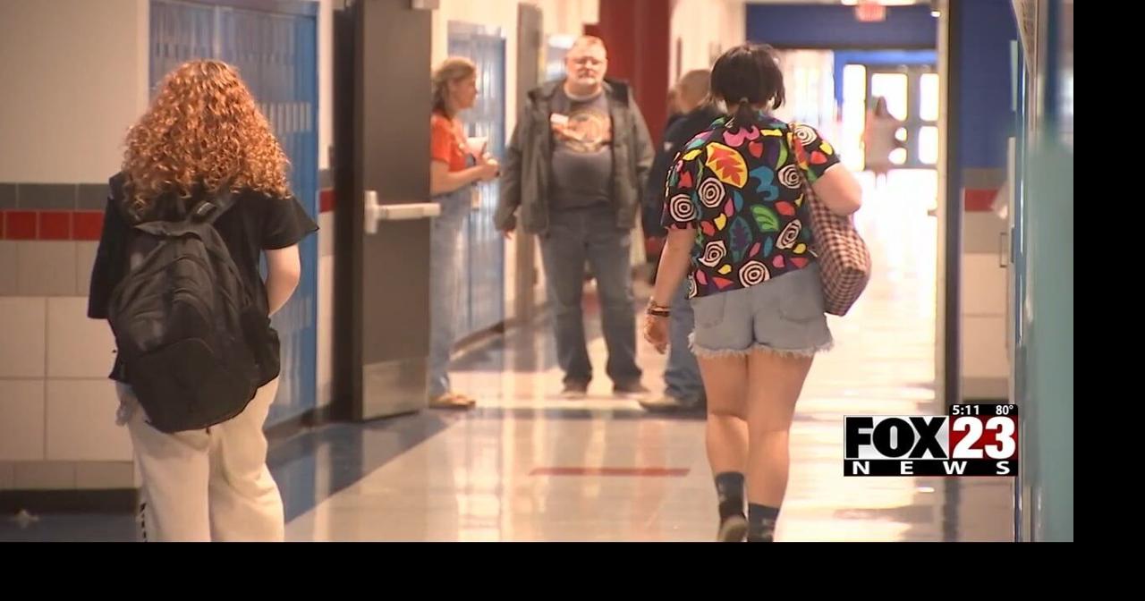 Bixby Middle School goes tech free on Wednesday | News | fox23.com