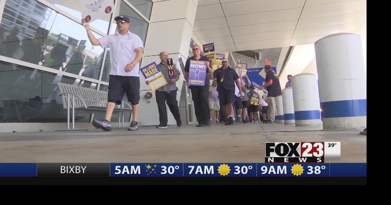 American Airlines reaches tentative agreement with TWU-IAM Association ...