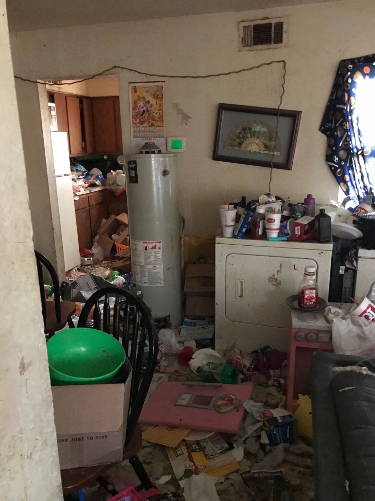 CHILDREN SAVED: Police find 5 and 6-year-old in unsanitary living ...