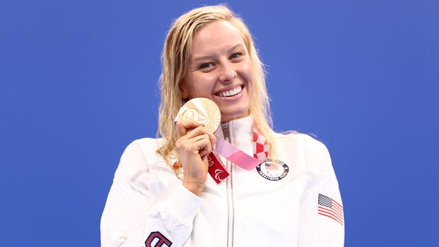 Photos: Swimmer Jessica Long wins bronze at Tokyo Paralympics | | fox23.com