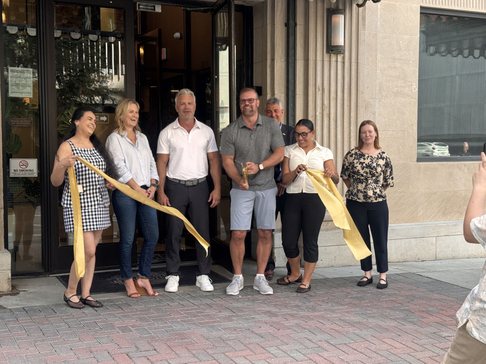 Downtown Tulsa's Beacon Building begins new chapter as residential ...