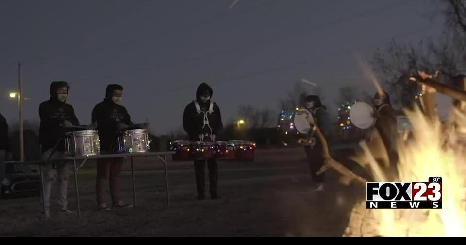 Historic town hosts Christmas block party | Local & State | fox23.com