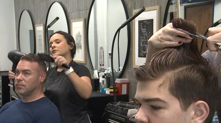Photos: Tulsa barber offers free haircuts to veterans | | fox23.com