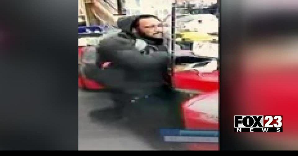 Tulsa Police asking for help in finding robbery suspect | News | fox23.com