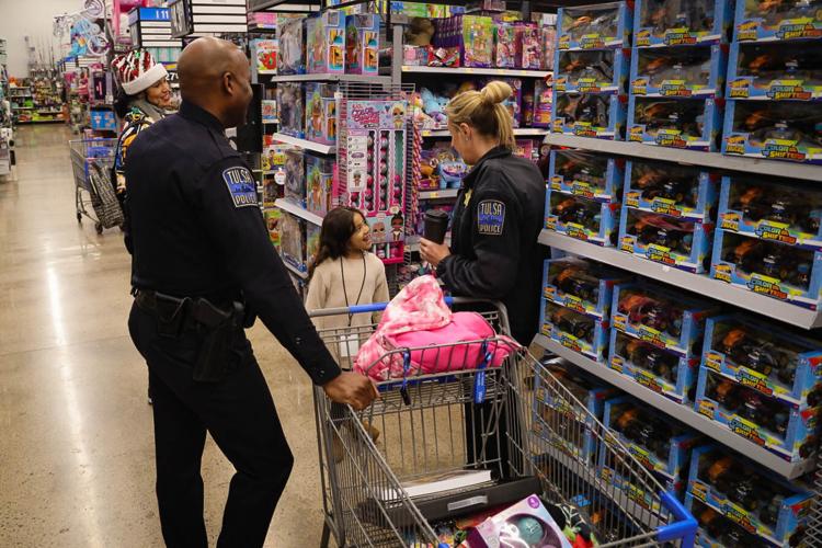 Photos: Tulsa Shop with a Cop | | fox23.com