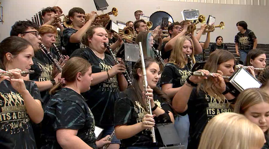Photos: Oklahoma native Troy Aikman surprises Henryetta HS students ...