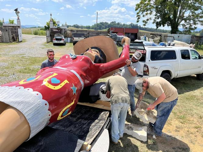 Buck Atom's Cosmic Curios new 19 ft. 'Stella Atom' statue on her way to ...