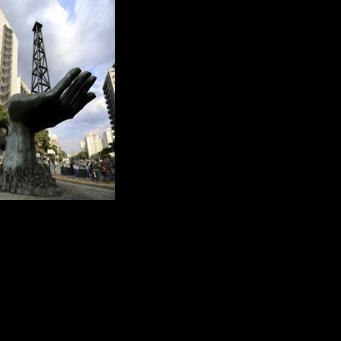 Tech firms lead Asian markets higher, oil swings after Maduro ouster ...