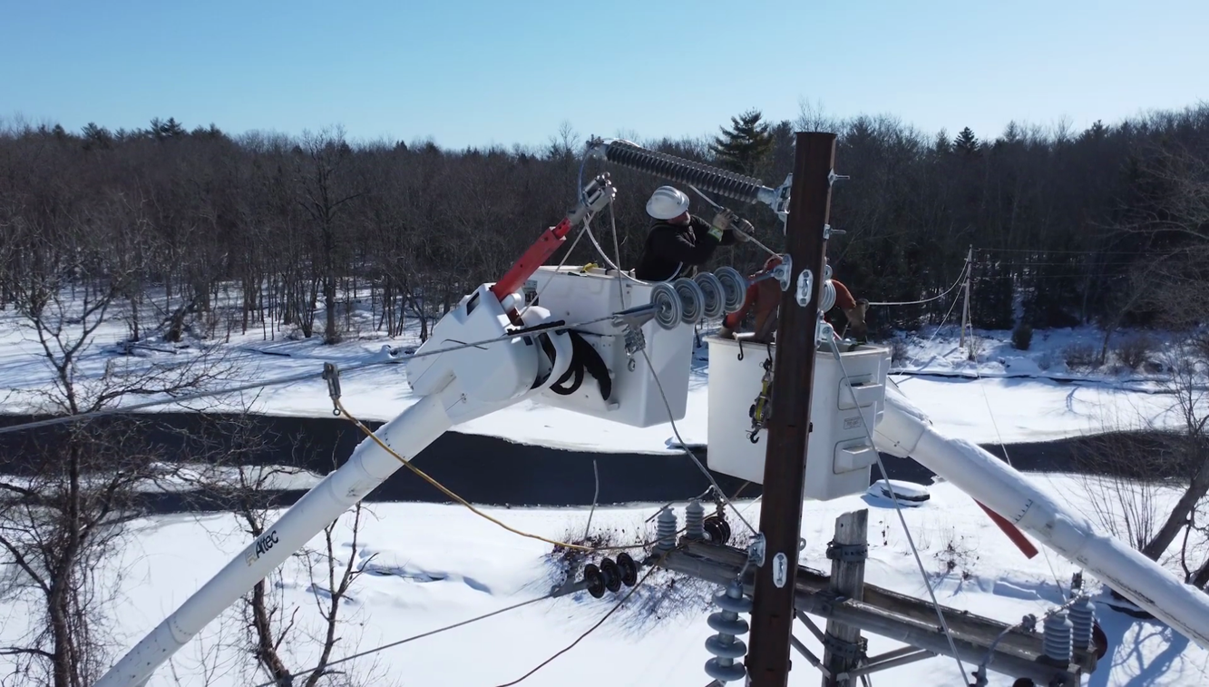 CMP and Versant Power prepare for potential outages as storm moves ...