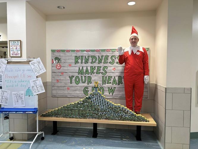 Elf returns to Central Community Elementary School | Local News ...