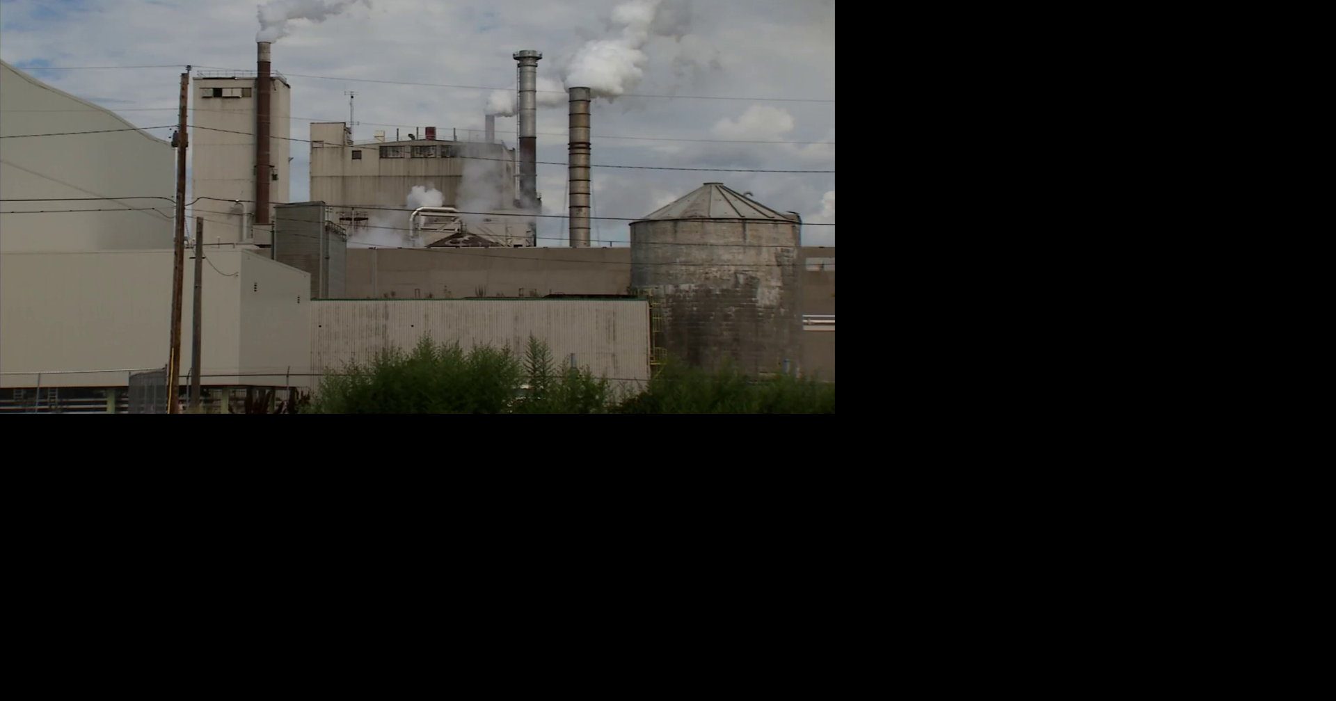 Reports of scabs hired at Woodland Pulp as strike between mill and two ...