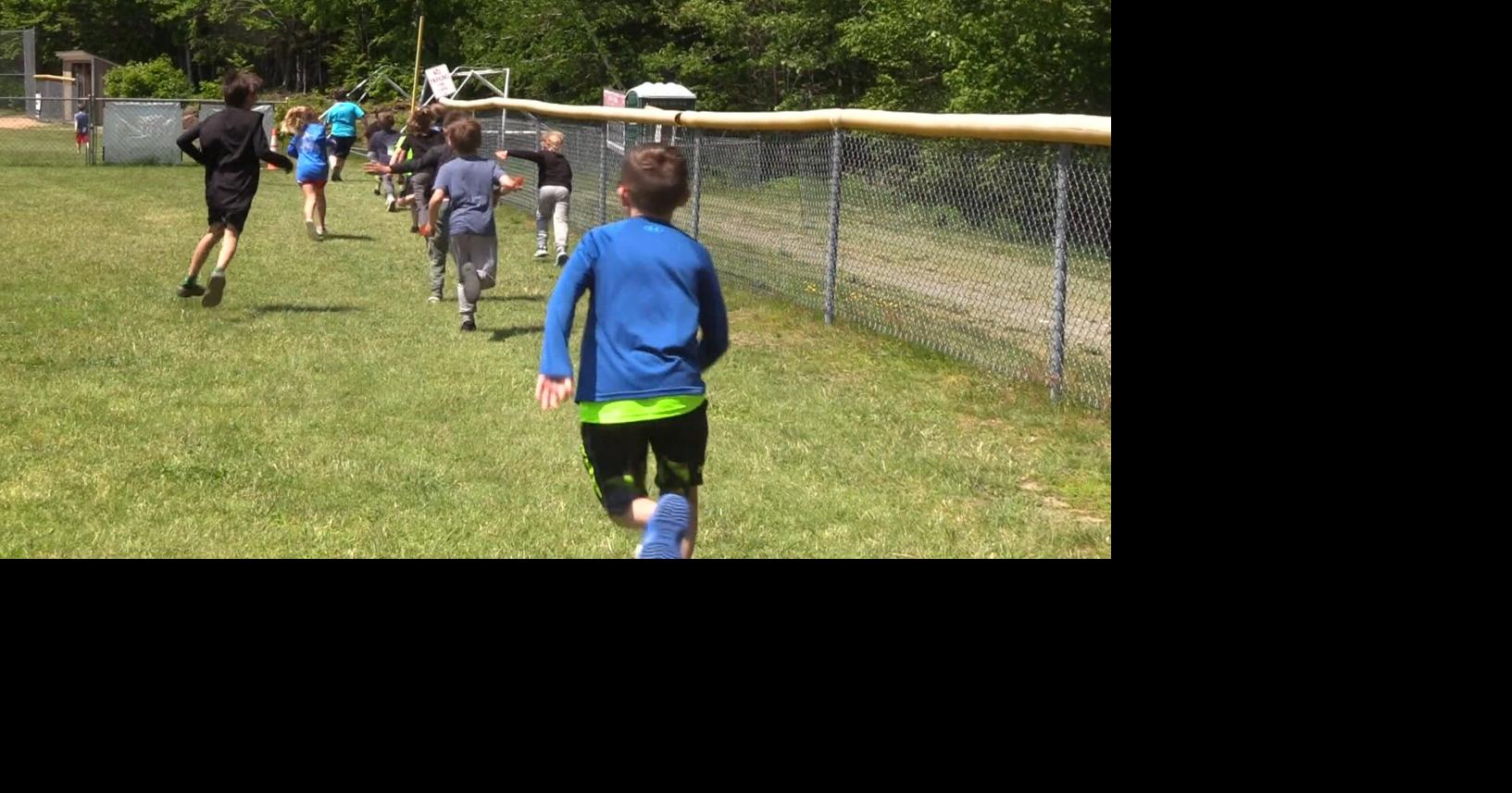 Dedham School recess walking club encourages students to exercise ...