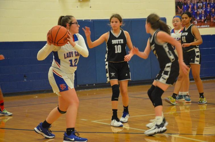 Lady Cats’ middle school teams split doubleheader | | franklinfavorite.com
