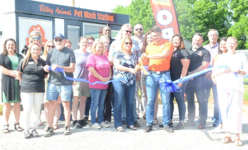 Pet washing station draws elected official appreciation | Local News ...