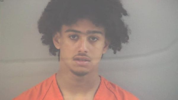 Two young men resist arrest | News | franklinfavorite.com