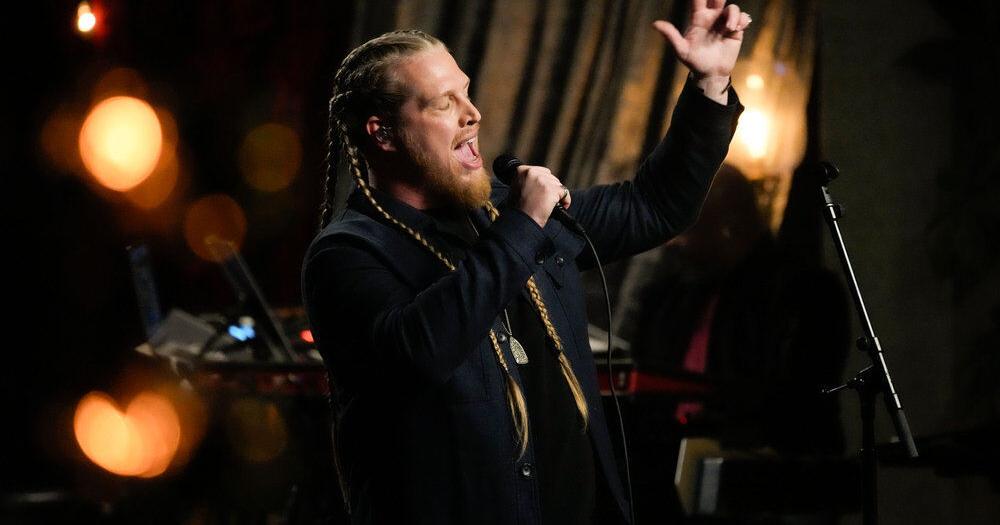 Fredericksburg singer Huntley on 'The Voice' finale