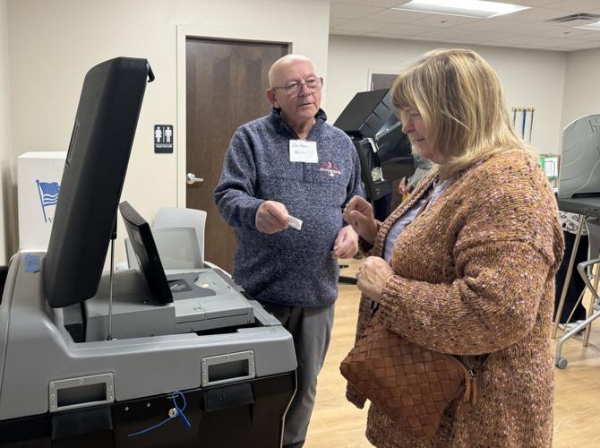 New Stafford early voting site gets mixed reviews