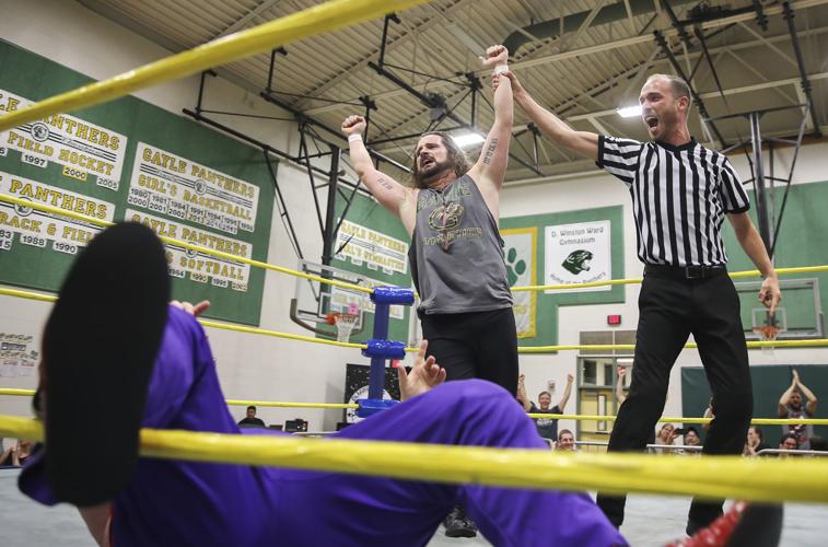 Gayle Middle School music teacher lives out his dream of becoming a pro ...