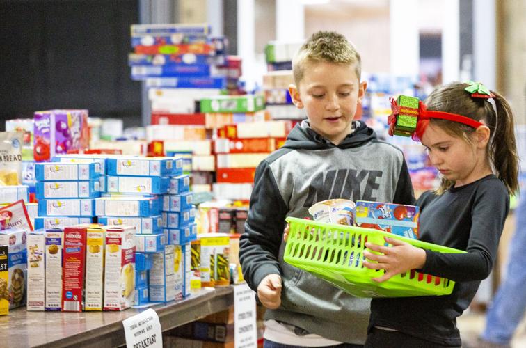 Stafford American Legion fills food boxes for 1,500 people