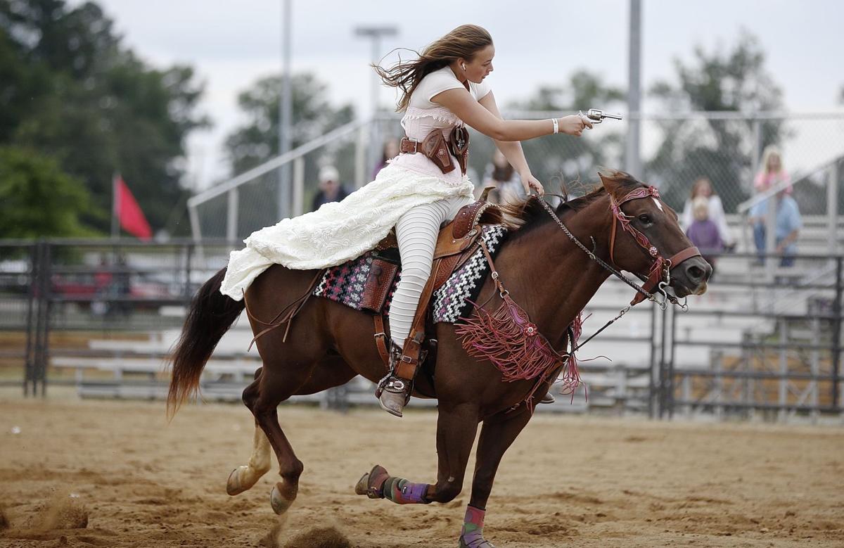Cowboy Mounted Shooting Competition wows State Fair | Local | fredericksburg.com