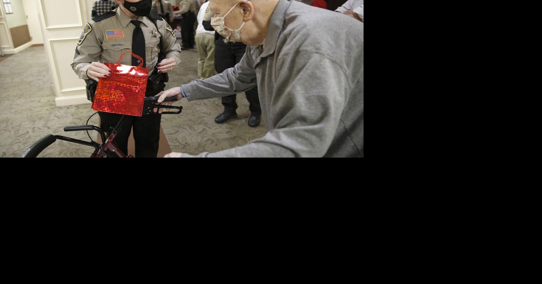 Stafford deputies bring Valentine's Day greetings to seniors