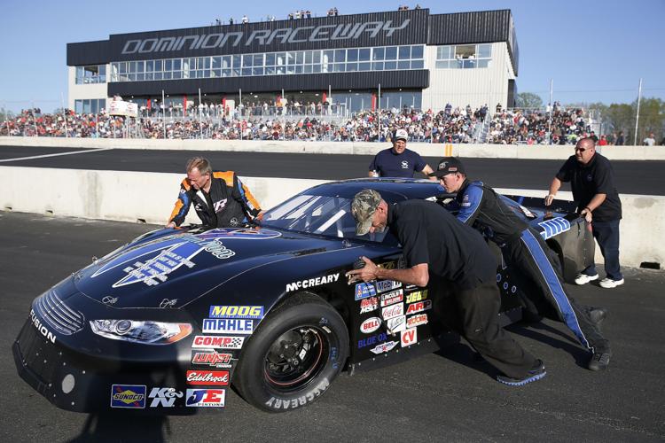 Green flag drops at Dominion Raceway