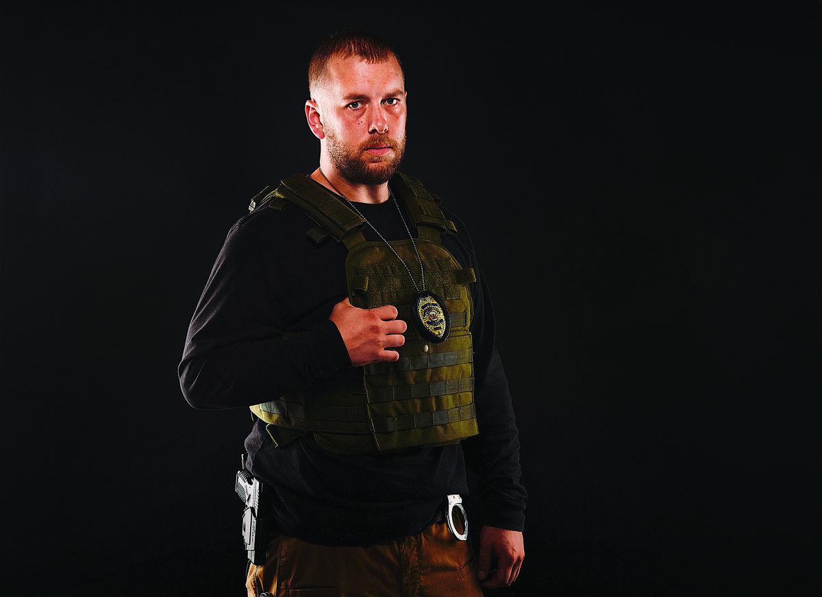 Local bounty hunter tracks his man deep into desert