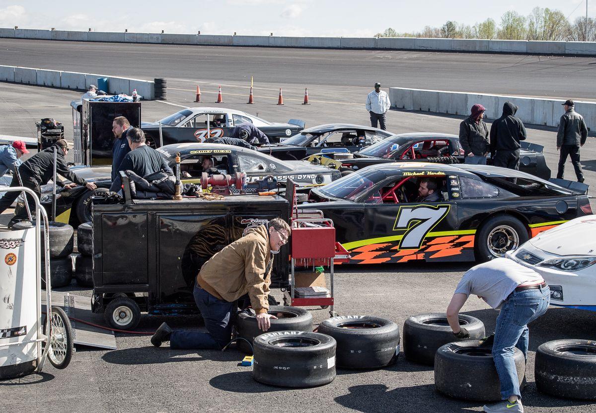 Photo Gallery: Track practice at Dominion Raceway