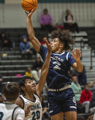 High school boys' basketball: Panthers pick up pace, hand Colonial ...