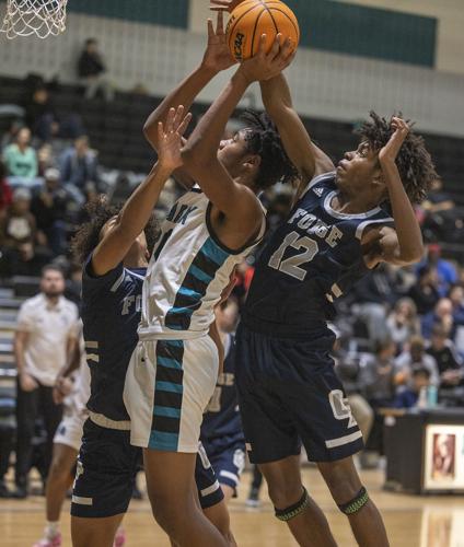 High school boys' basketball: Panthers pick up pace, hand Colonial ...