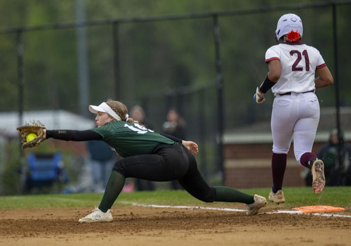 Mountain View defeats Riverbend in extra innings in softball